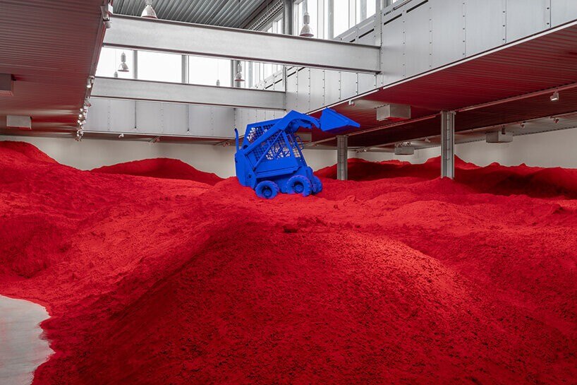 Alcune opere tra le più gigantesche di Anish Kapoor sono in mostra in ...