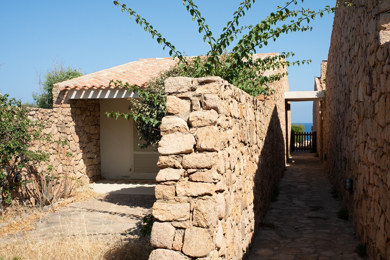 Farewell to Alberto Ponis (1933-2024), the architect of Sardinia - Domus