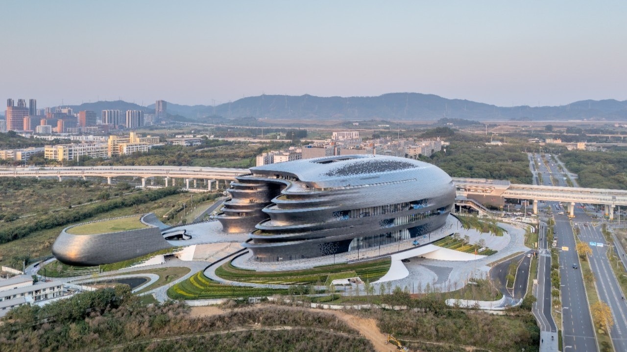Zaha Hadid Architects’ new, futuristic museum in Shenzhen is now open ...