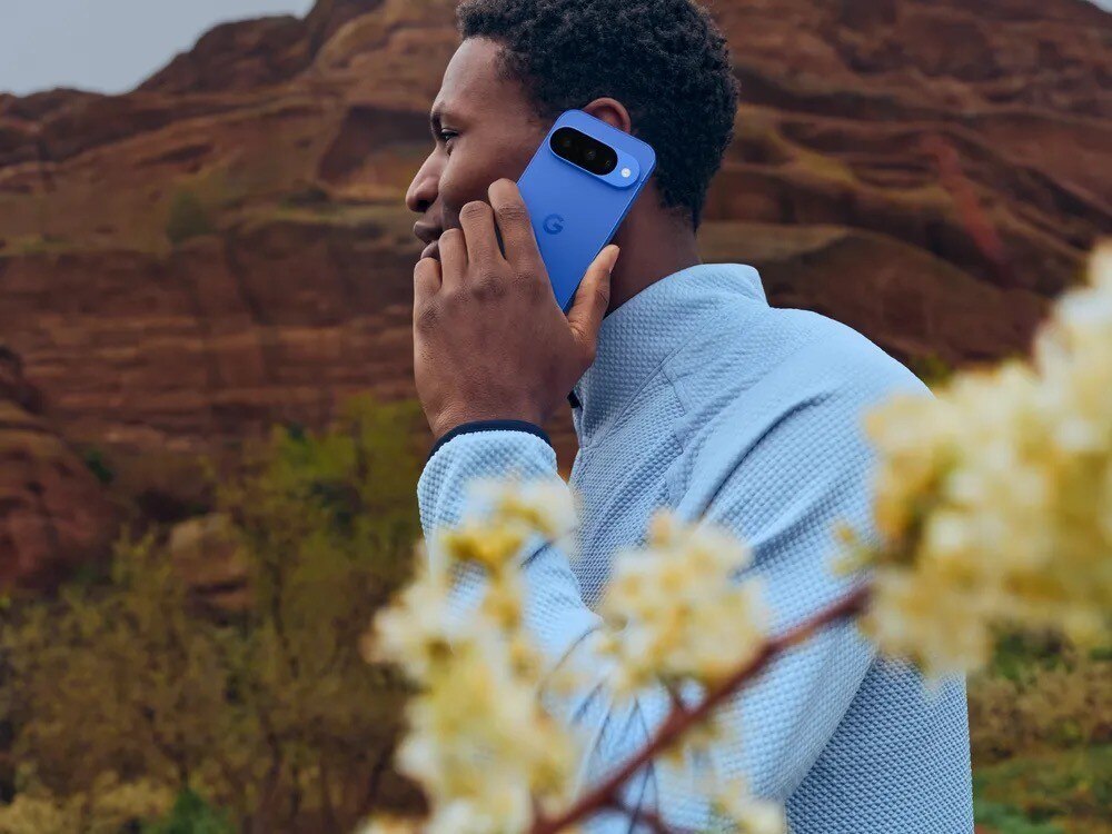 Google Pixel 10: same design, now with magnets and more AI - Domus