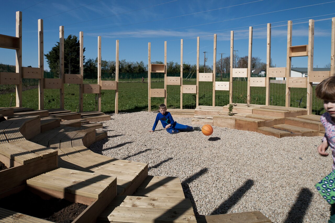 Hedge School - Domus