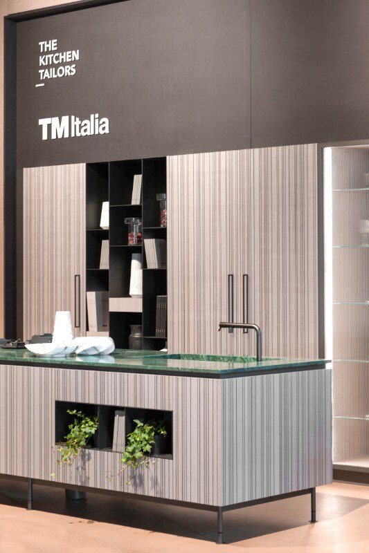 TM Italia: alla Design Week cromie brillanti e superfici materiche - Domus