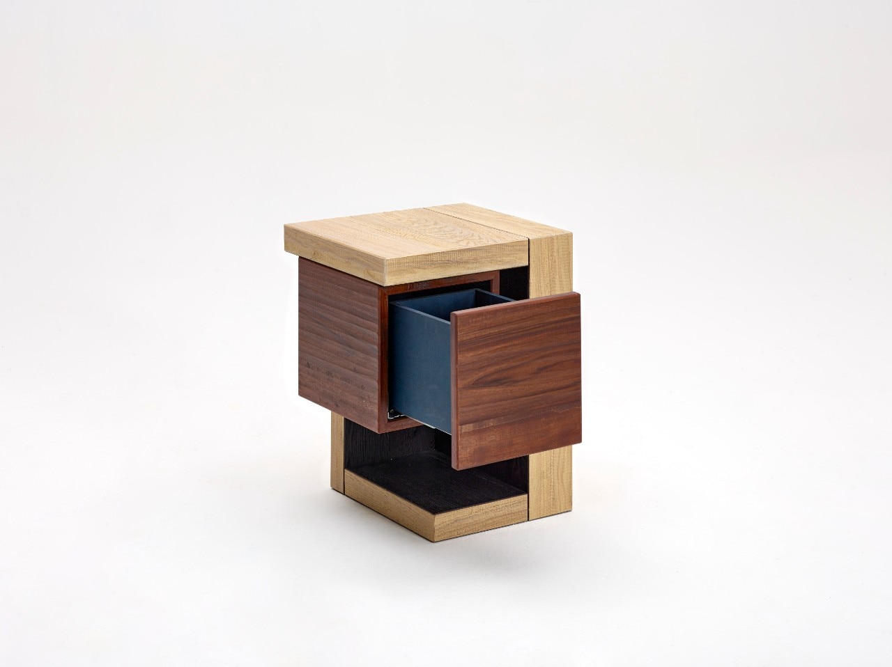 Fiemme Tremila presenta la sua prima collezione di arredo - Domus