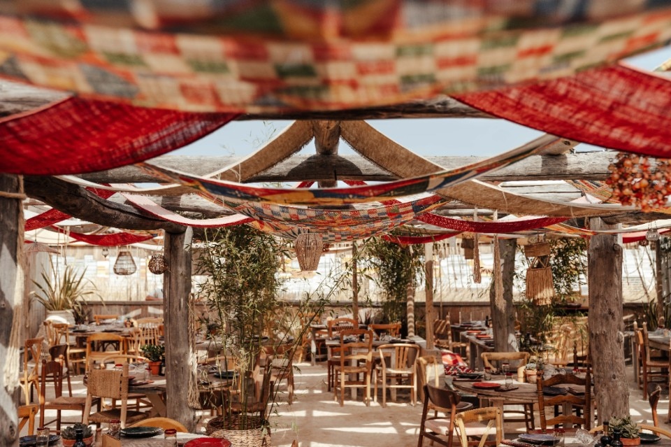 I beach club d’Europa valorizzati dalle fantasie e nuance di Dolce ...