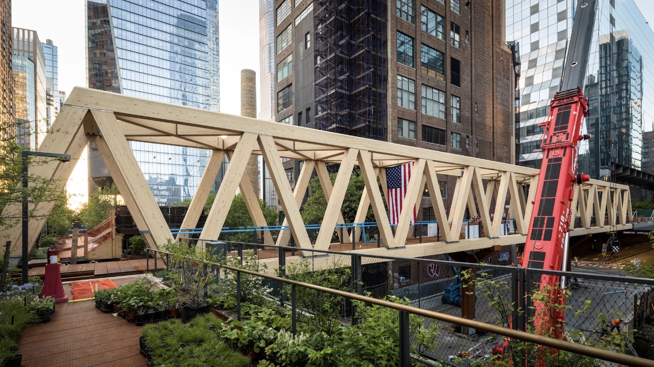 Il ponte in legno di Som è l’inizio di una nuova era per la High Line di Manhattan - Domus