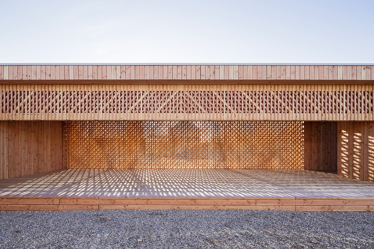 "Build together, learn together". Students design a building for ...