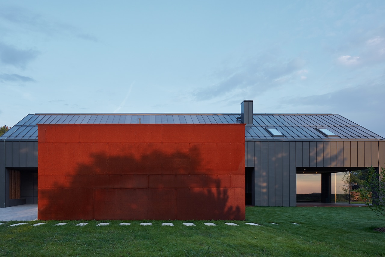 The Engel House revisits traditional Czech typologies - Domus
