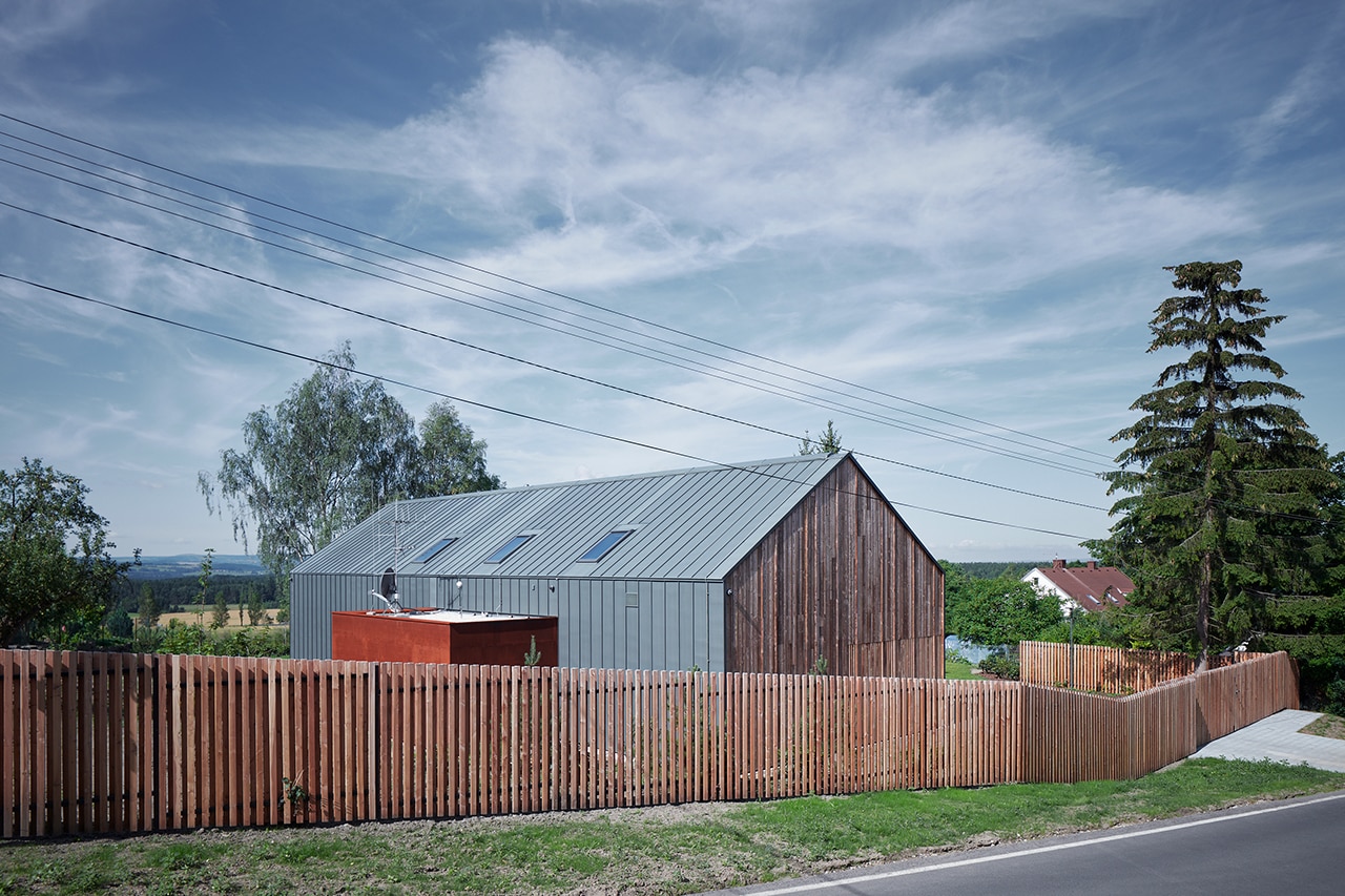 The Engel House revisits traditional Czech typologies - Domus