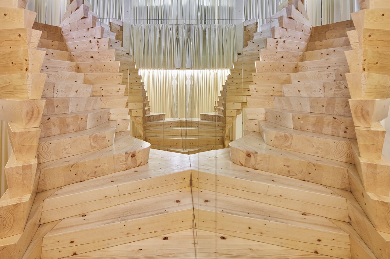 A free-standing cantilevered staircase in Shoreditch - Domus