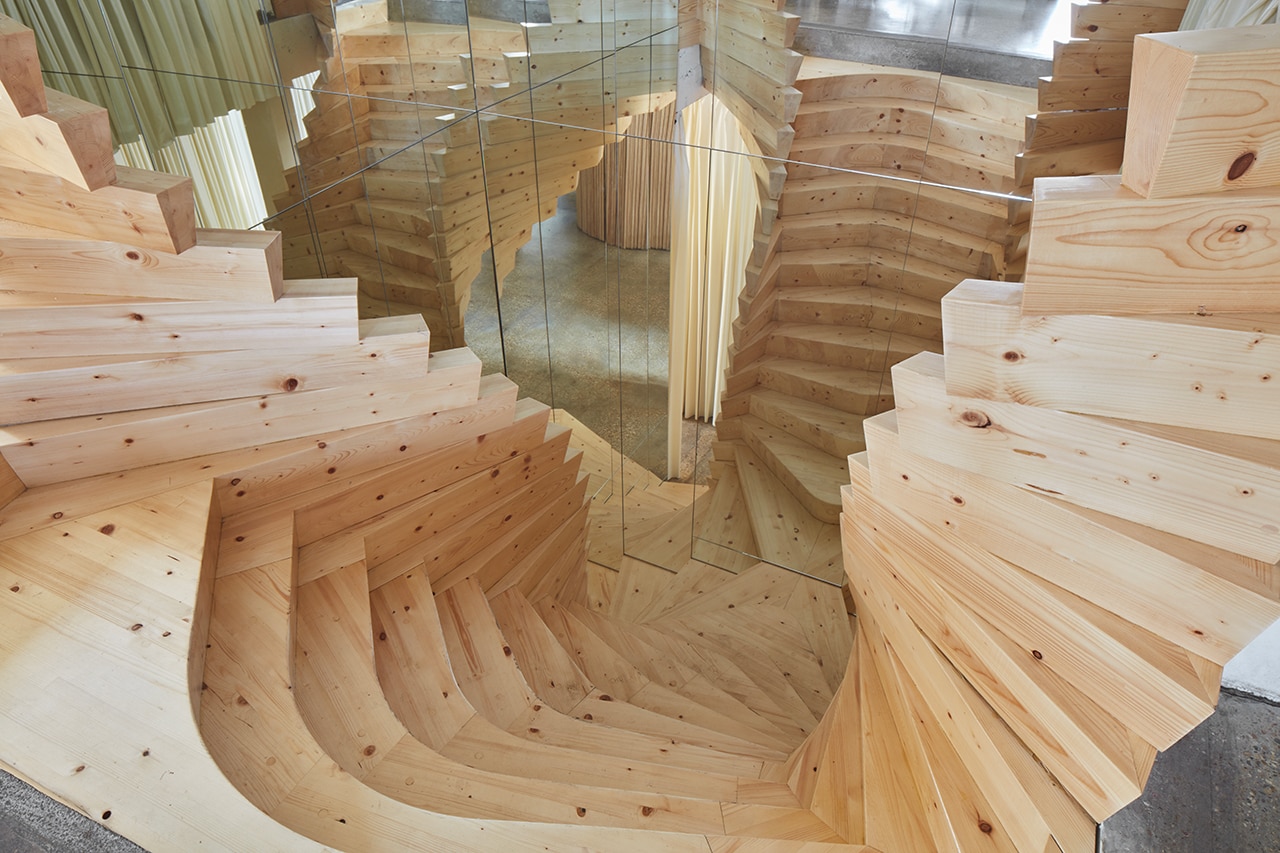 A free-standing cantilevered staircase in Shoreditch - Domus