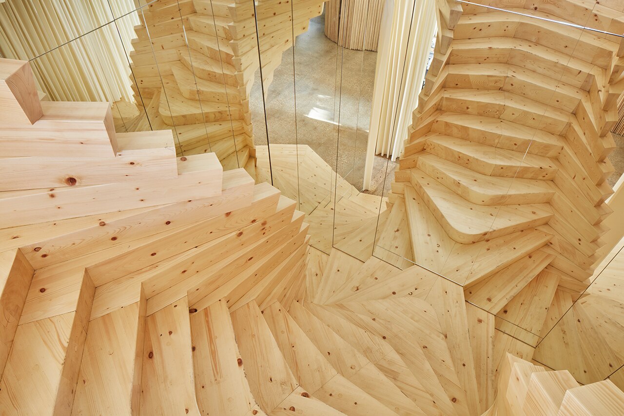 A free-standing cantilevered staircase in Shoreditch - Domus