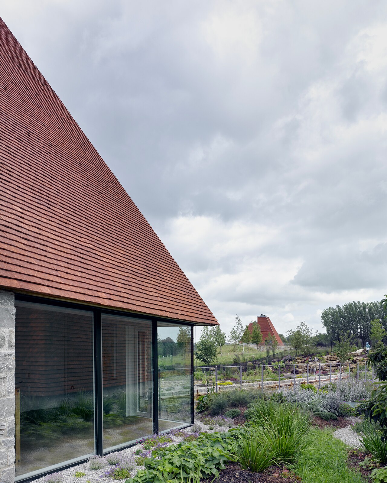 A country home in Kent called Caring Wood - Domus