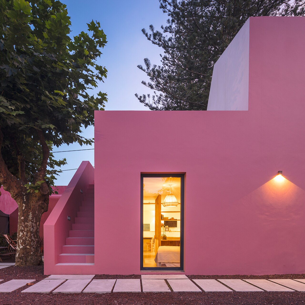 Portuguese architecture. Mezzo Atelier has renovated a rural pink house ...