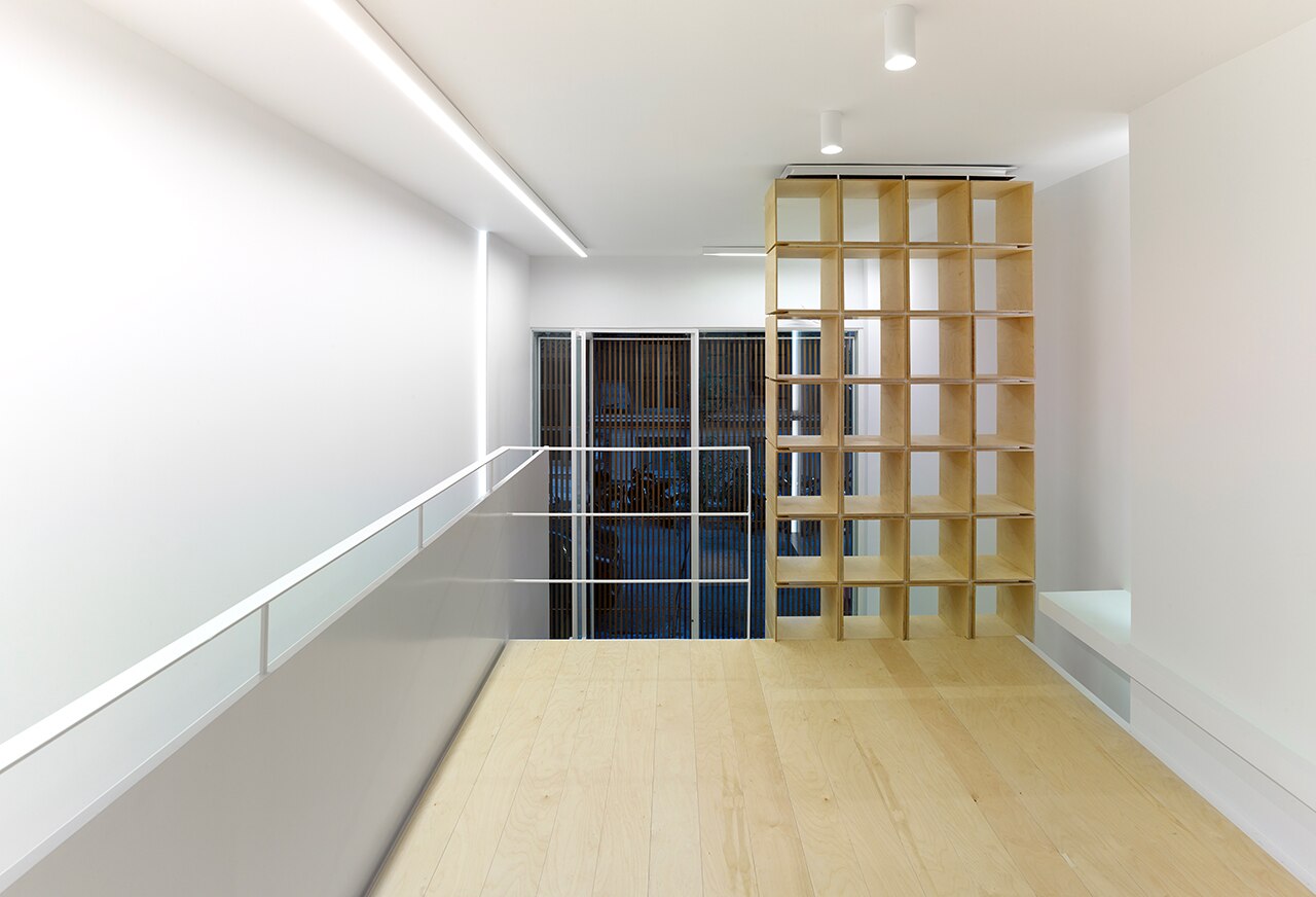 Two interiors in Athens manifest the rules of their structural design ...