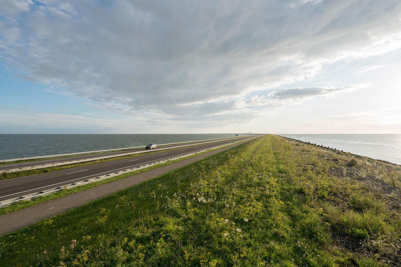 Renewing a Dutch legendary dike. A conversation with Daan Roosegaarde ...