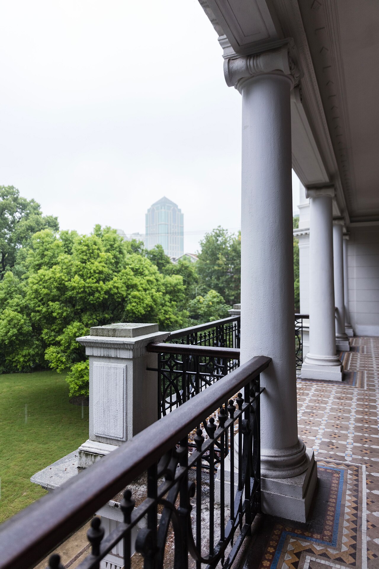Shanghai. Prada renovates the 1918 villa Rong Zhai - Domus